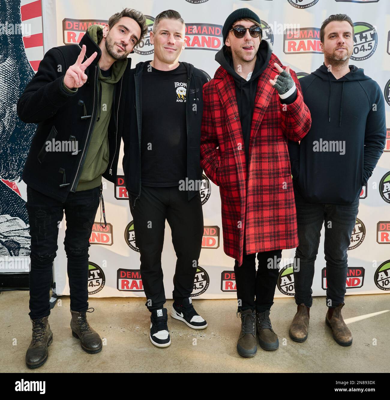 Iheartradio alt hi-res stock photography and images - Alamy