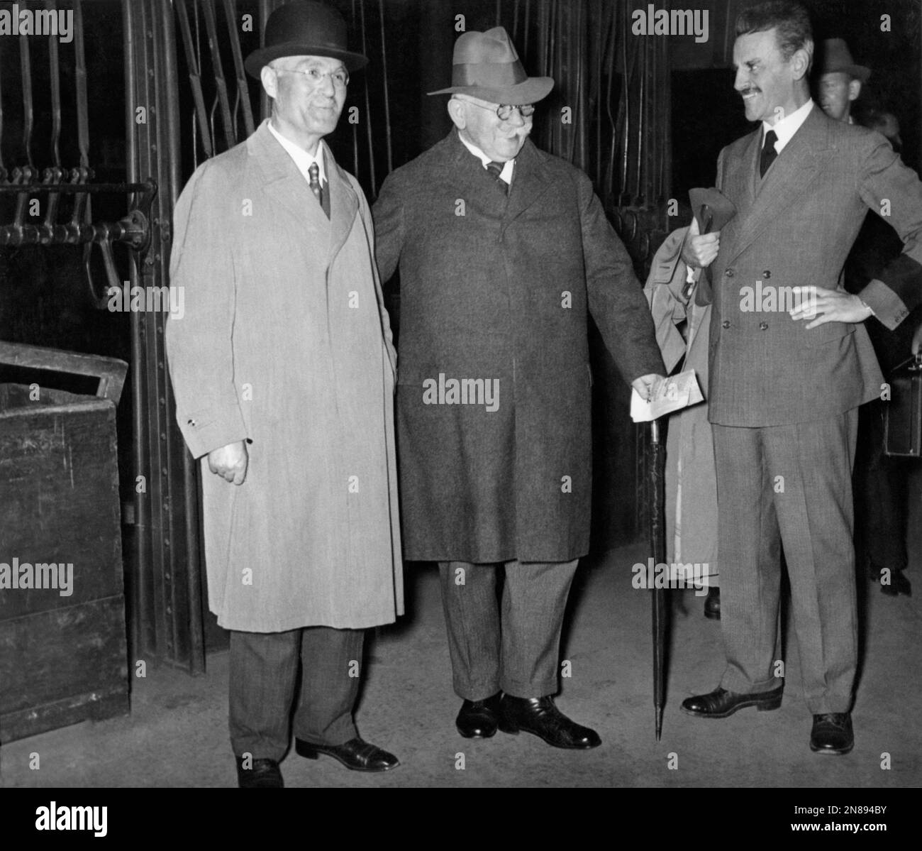 German delegates to the World Economy Conference in London, pose before ...