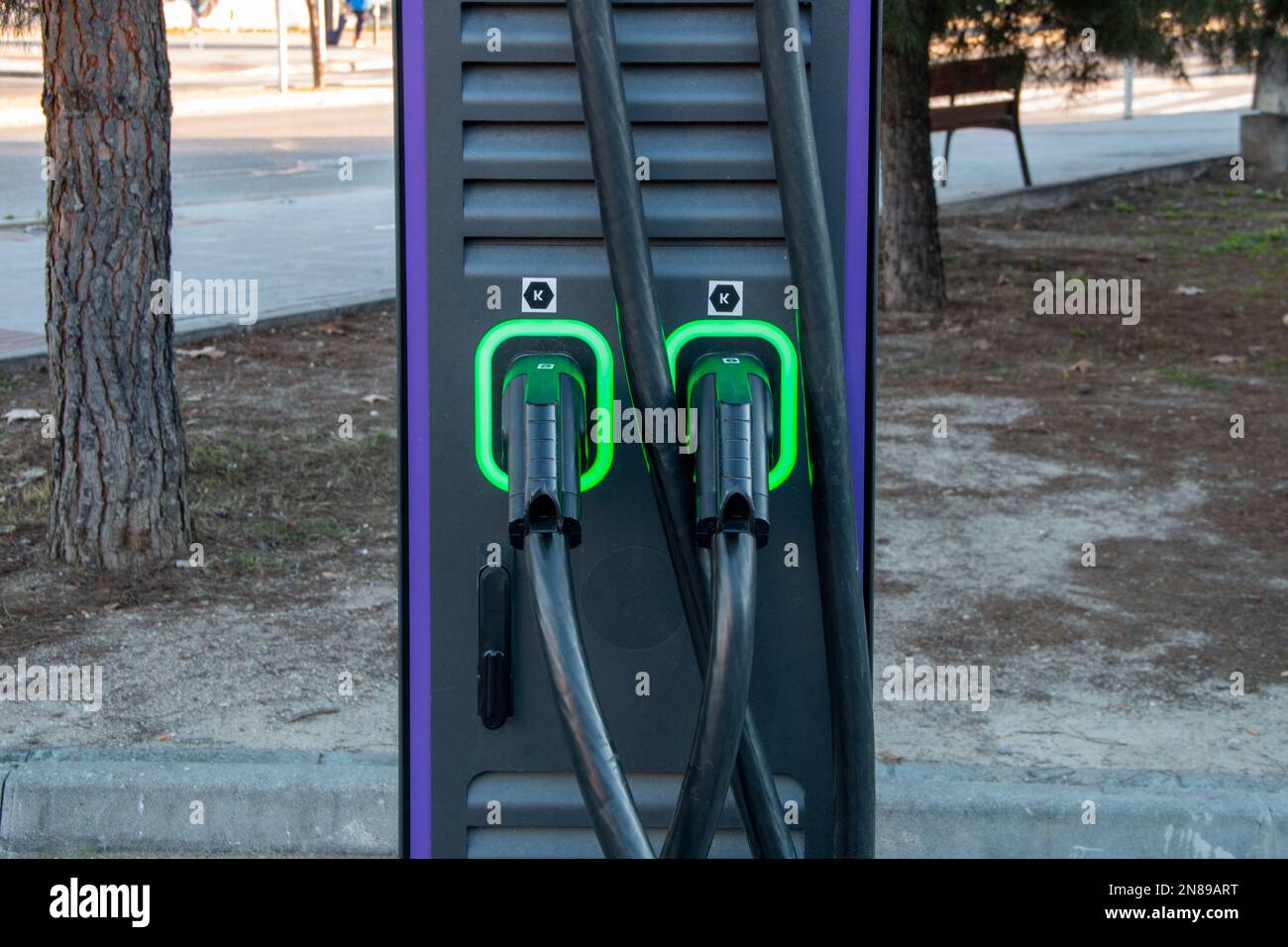 Charging point for electric vehicles in the city Stock Photo - Alamy