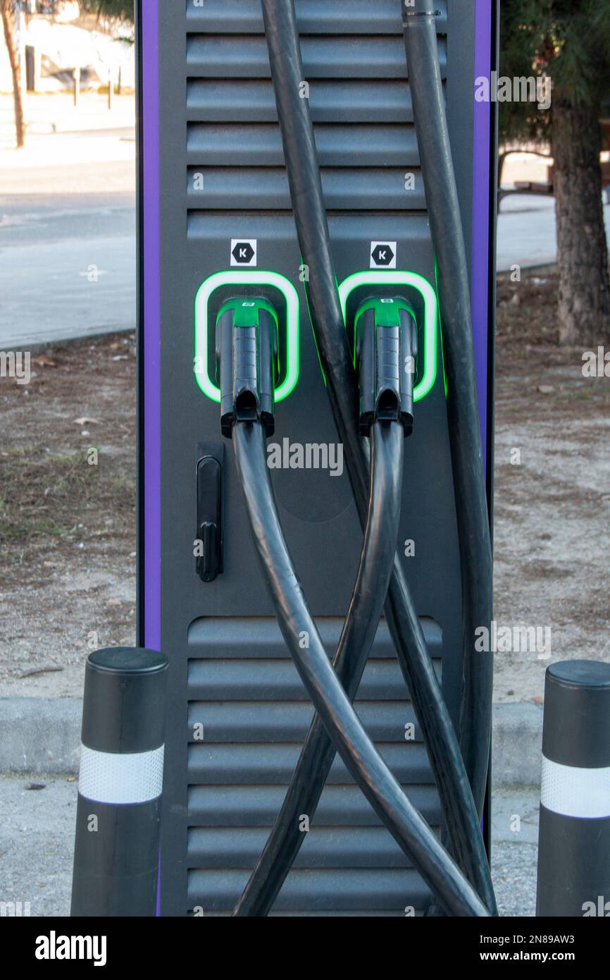 Charging point for electric vehicles in the city Stock Photo - Alamy