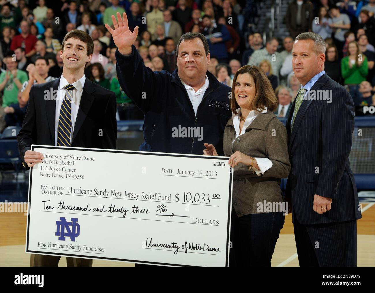 New Jersey governor Chris Christie, second from left, waves to the ...