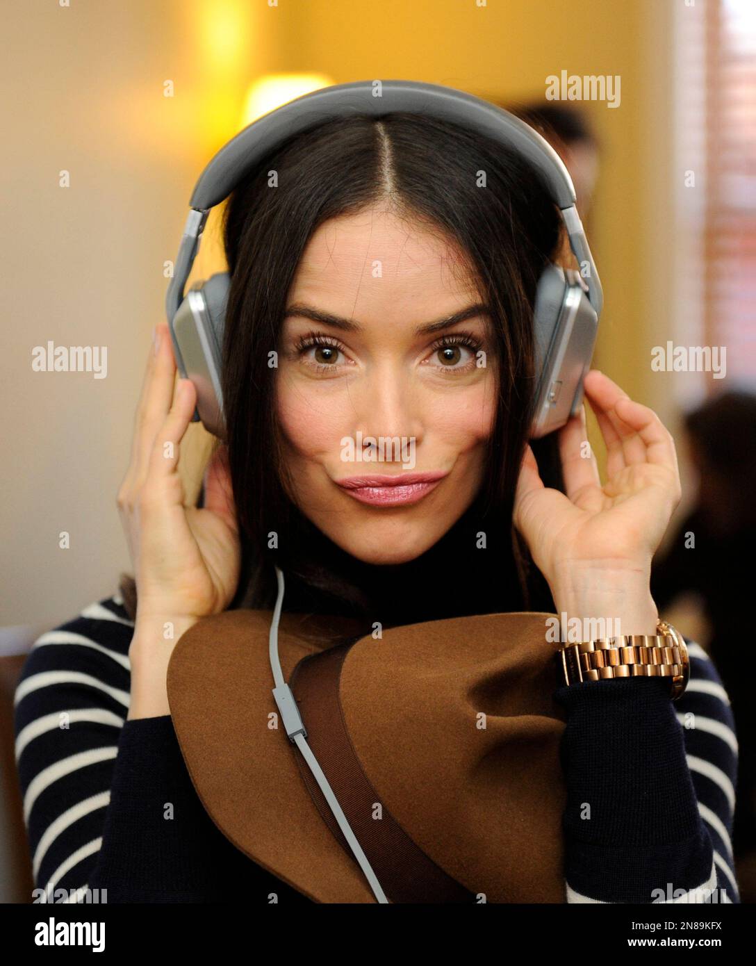 Actress Abigail Spencer wears Inspiration headphones by Monster ...