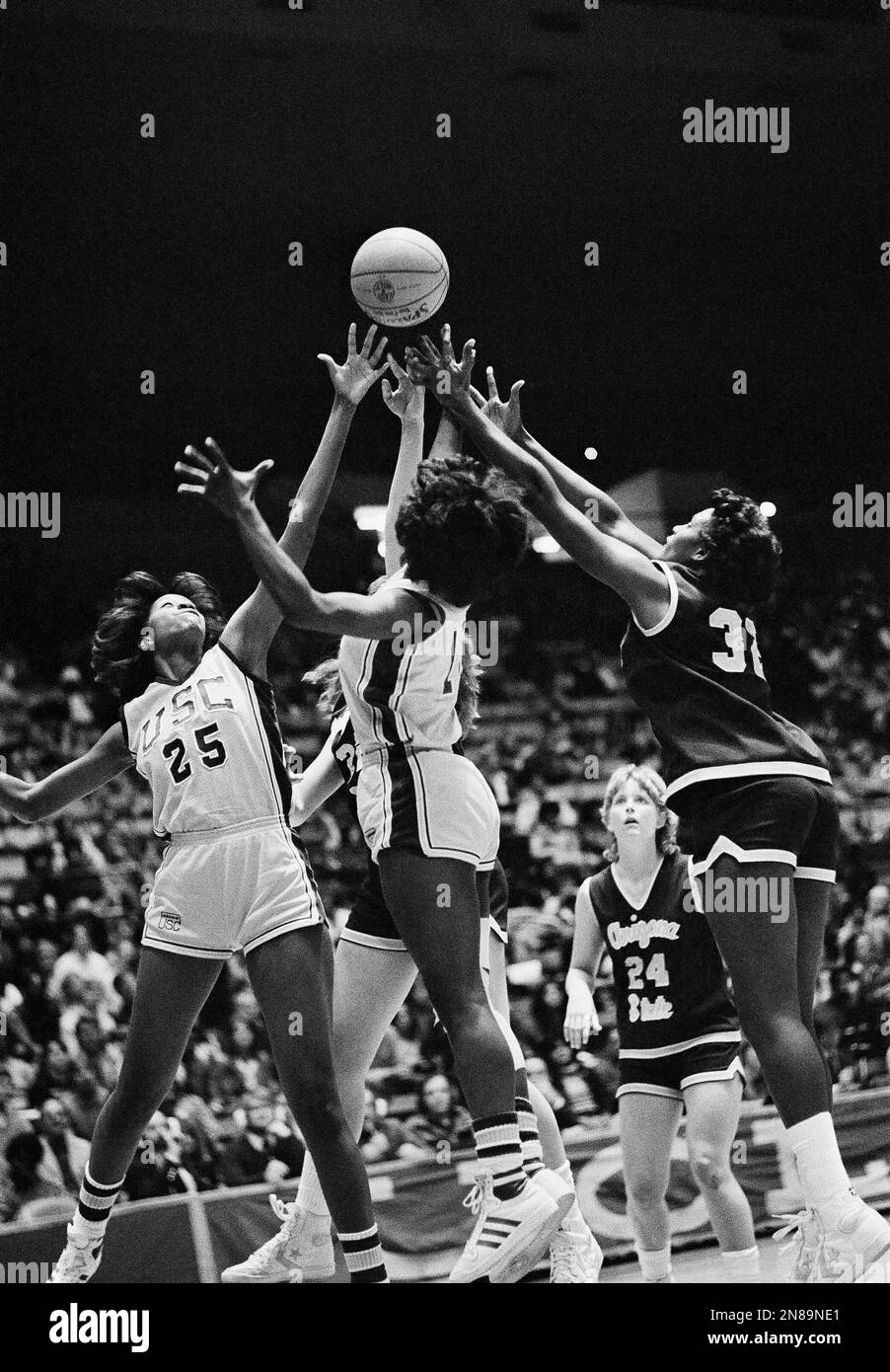 The ball bounces away from Southern Californias JaMaiia Bond (25), and ...