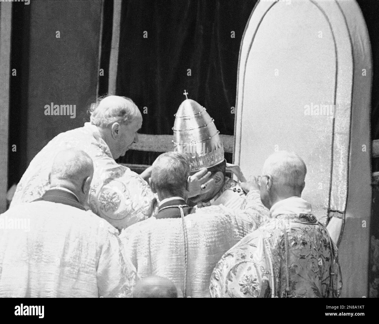 Crown is placed on head of Pope Paul VI by Cardinal Alfredo Ottaviani ...