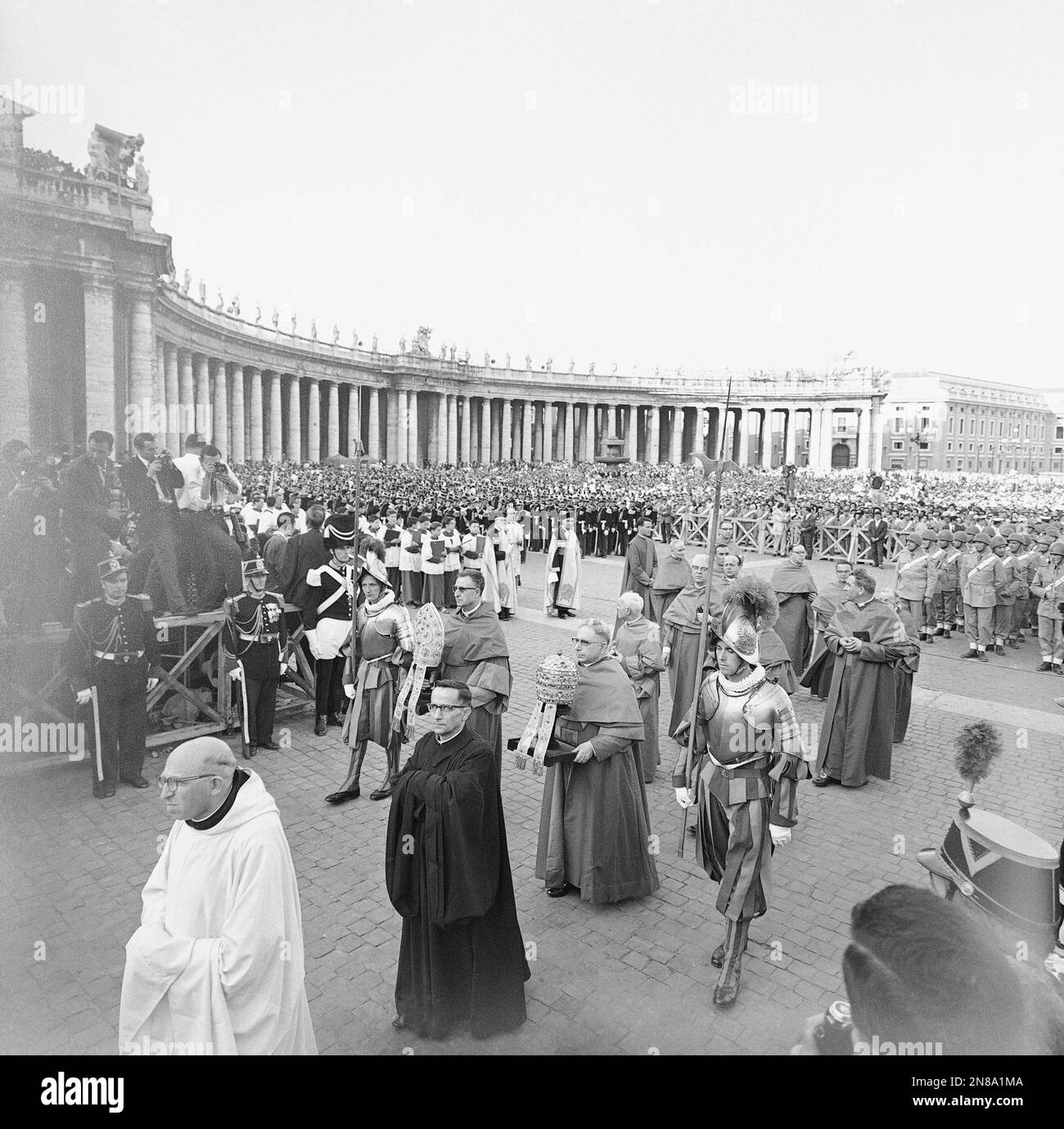 The Papal Crown is carried in procession in St. Peter's Square, Vatican ...