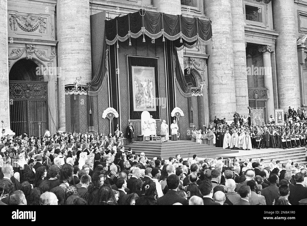 Pope Paul VI stands beside throne just before his coronation in outdoor ...