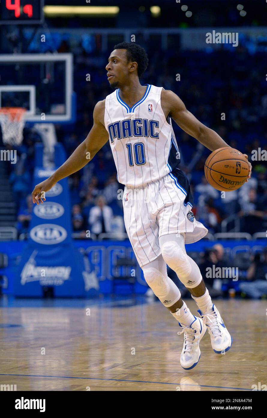 Orlando Magic guard Ish Smith (10) sets up a play during the second ...