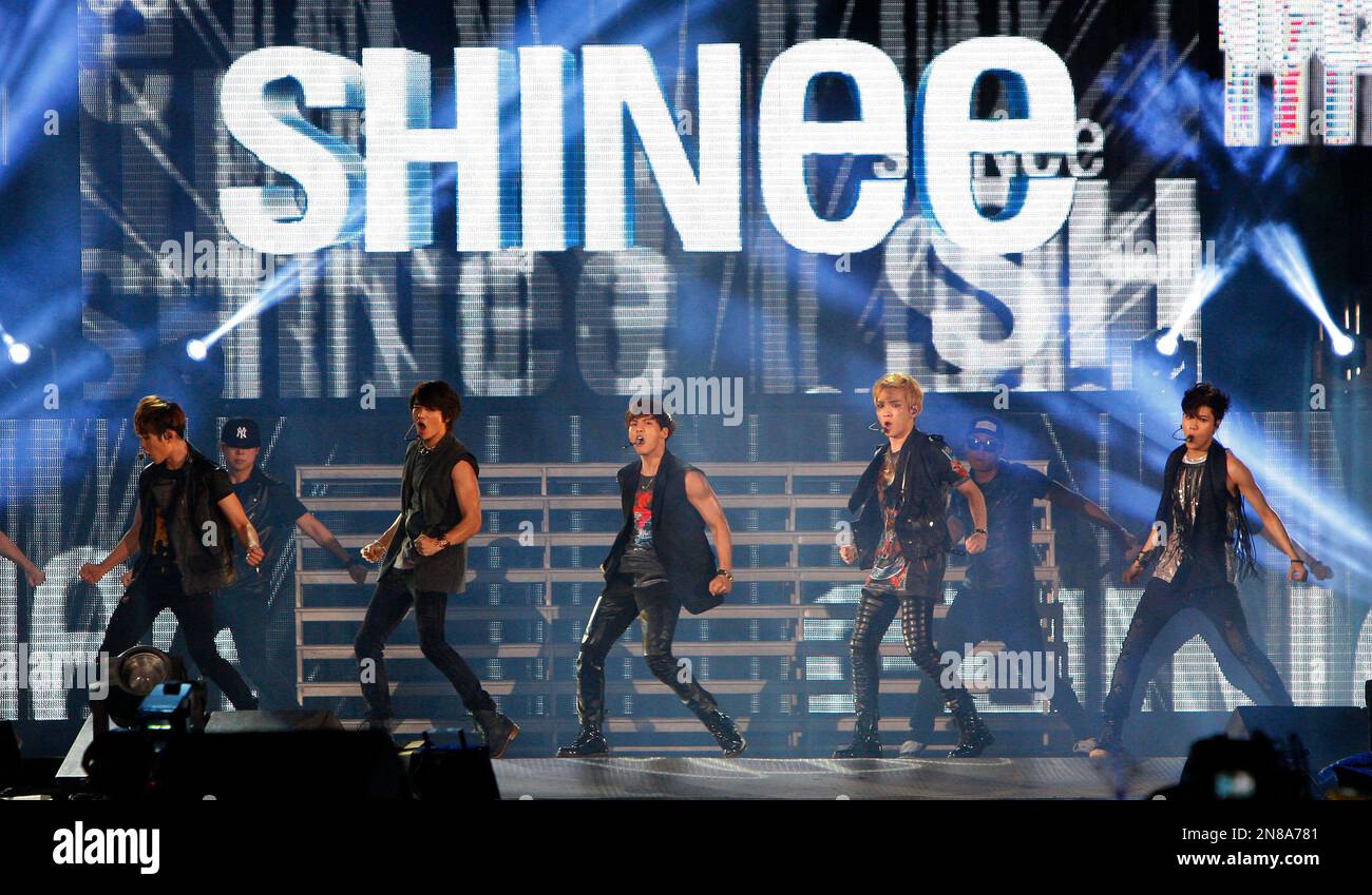 Shinee World Concert Logo