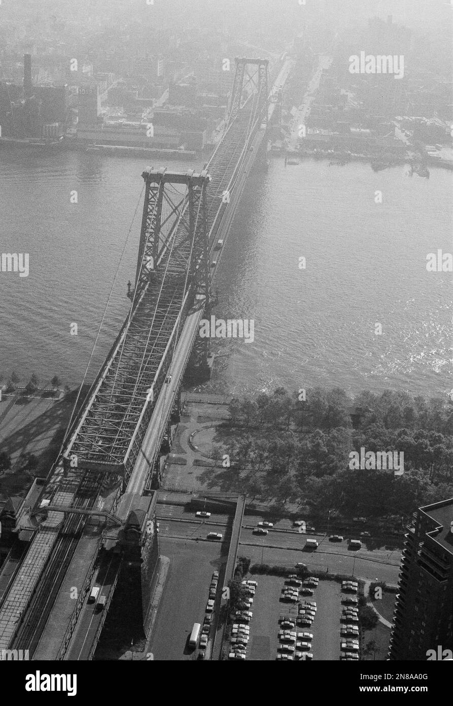 New York's Williamsburg Bridge as seen from Delancey Street, Oct. 4 ...