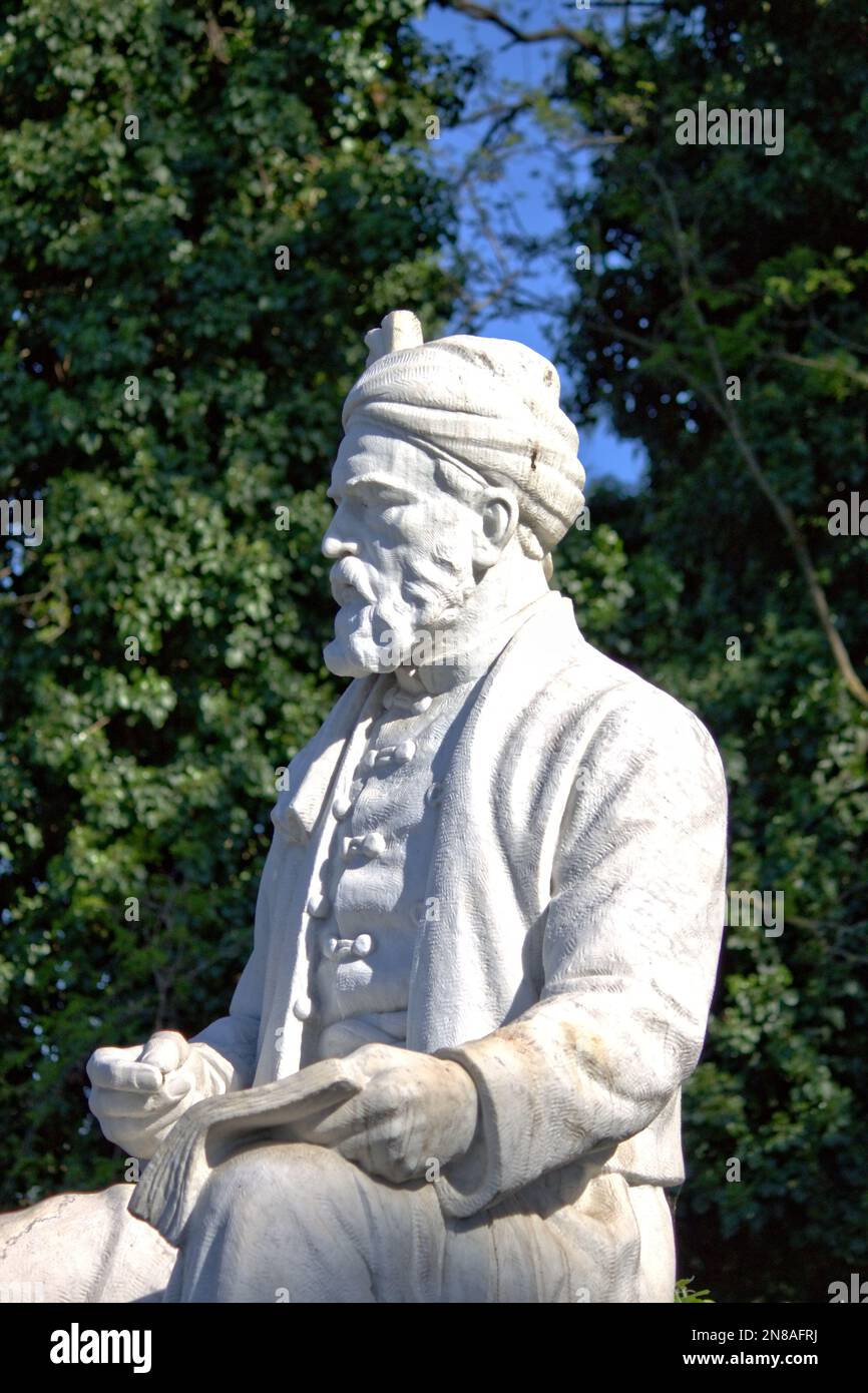 Ferdowsi statue hi-res stock photography and images - Alamy