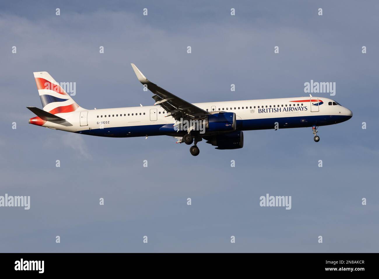 A British Airways Airbus A321 NEO lands at London Heathrow Airport in 2023 Stock Photo - Alamy