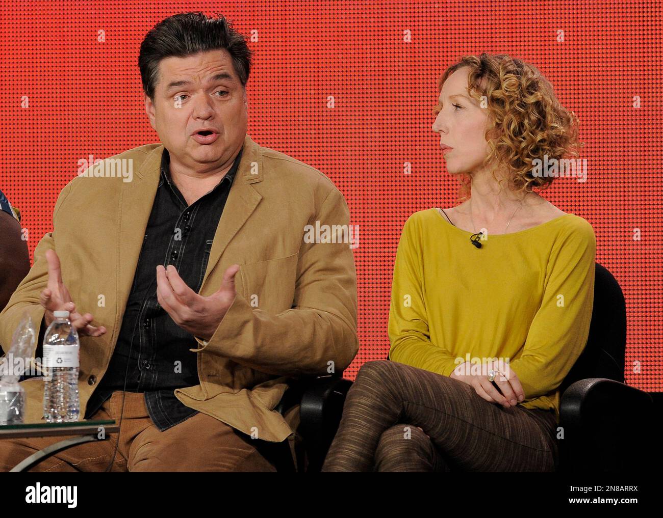 oliver-platt-left-a-cast-member-in-the-television-series-the-big-c