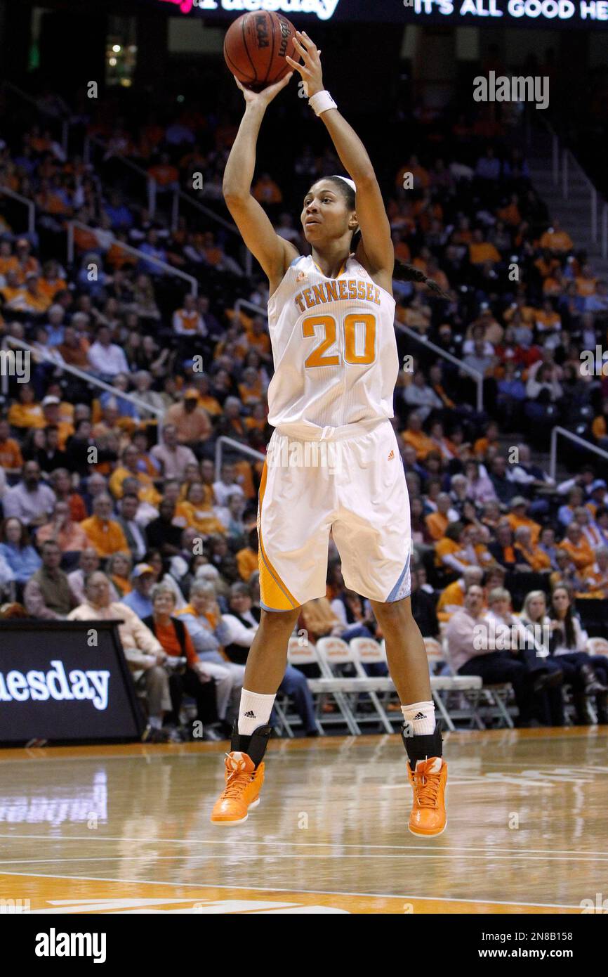 Tennessee center Isabelle Harrison (20) shoots during an NCAA women's ...
