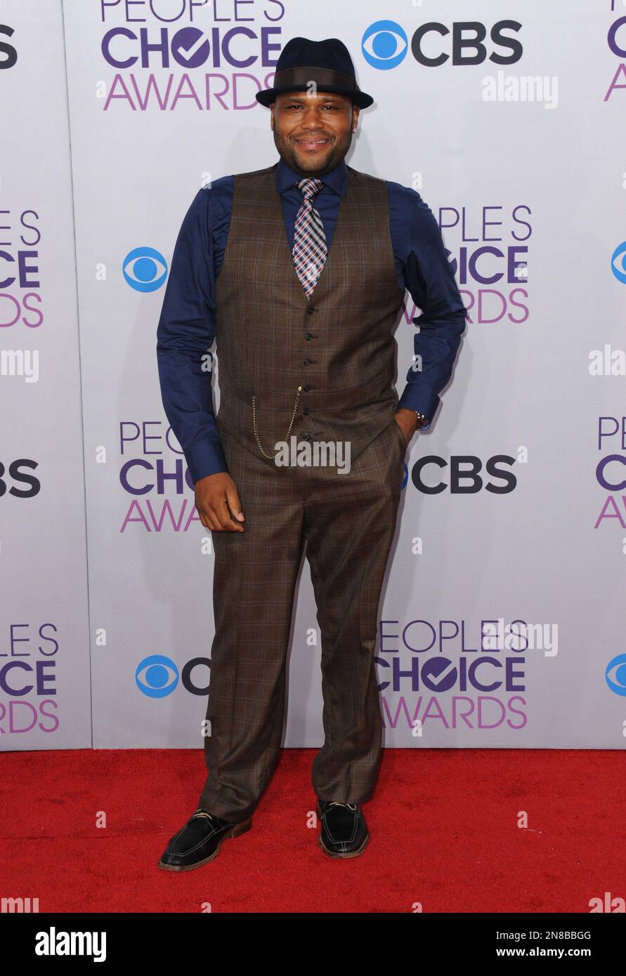 Anthony Anderson arrives at the People’s Choice Awards at the Nokia ...