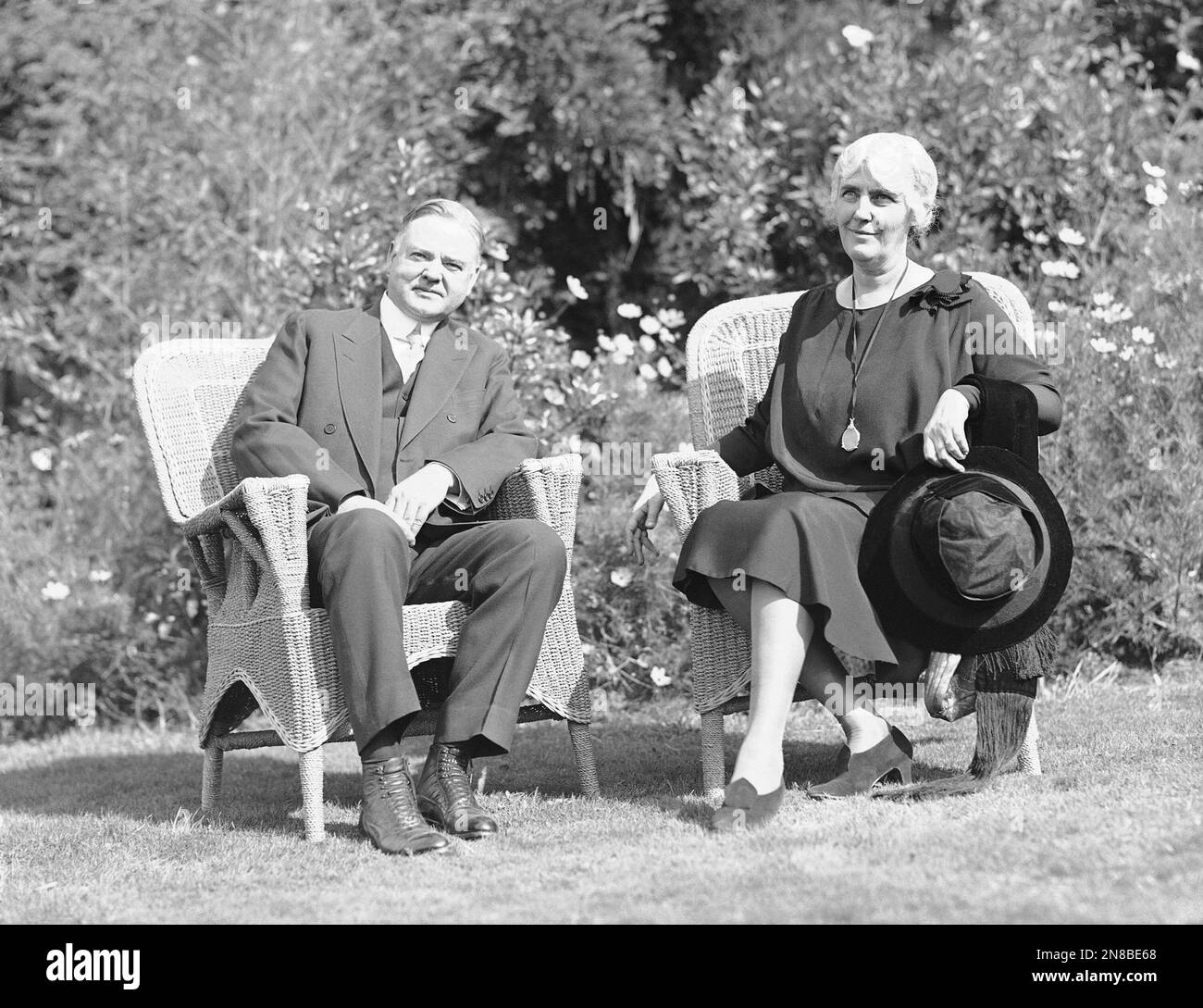 President Herbert Hoover and his wife Lou Henry pose in Palo Alto ...
