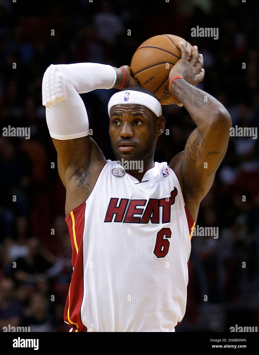 Miami Heat's LeBron James (6) looks to pass against the Washington ...
