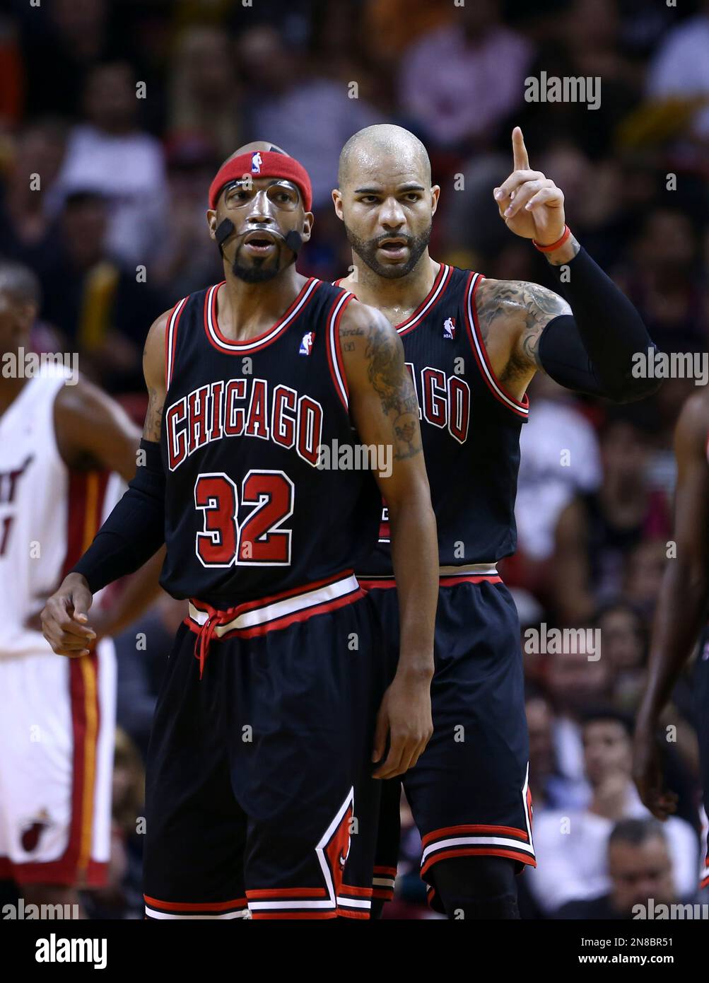 Chicago Bulls players Richard Hamilton (32) and Carlos Boozer during ...