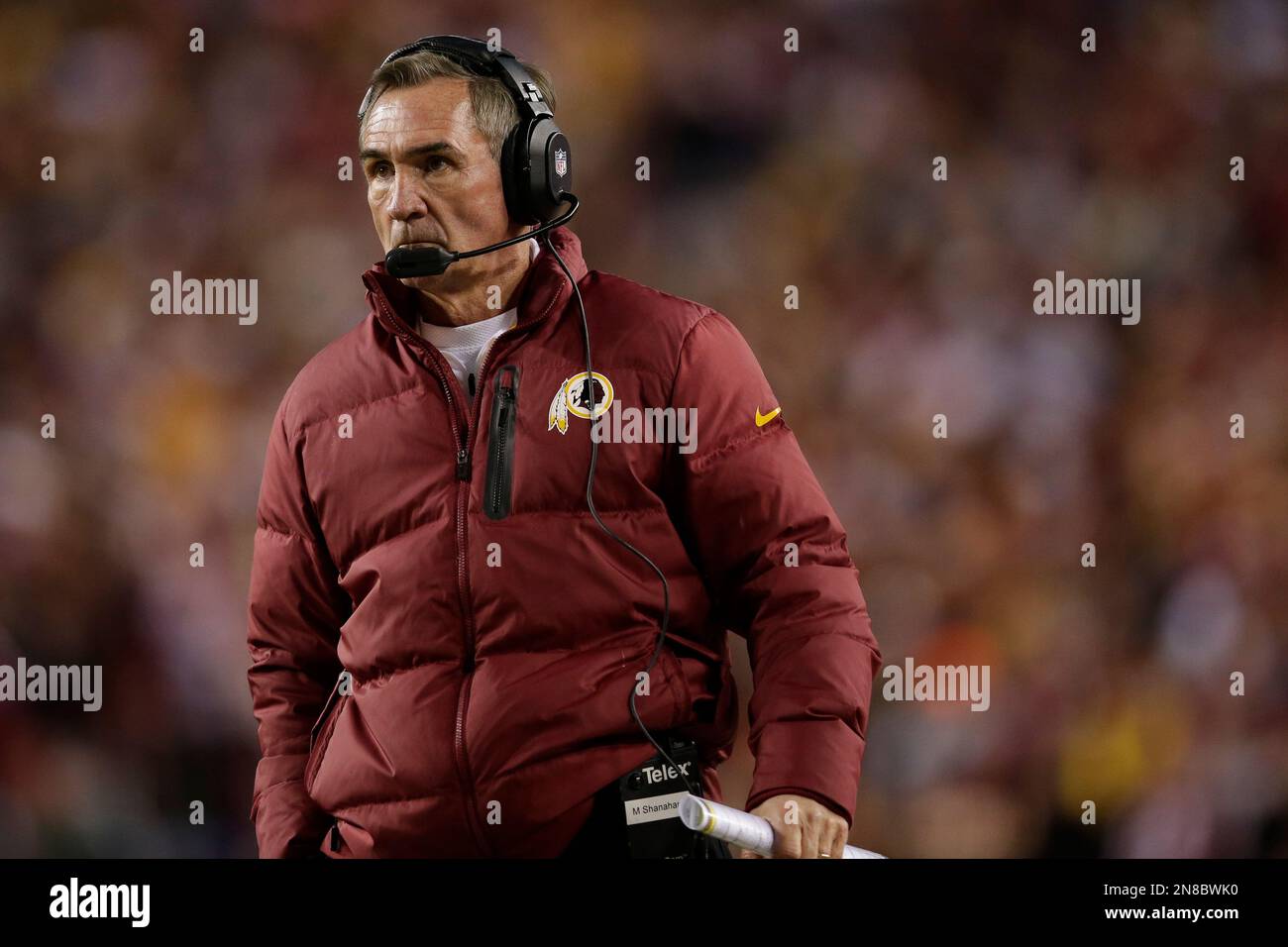Washington Redskins head coach Mike Shanahan watches the action on the ...