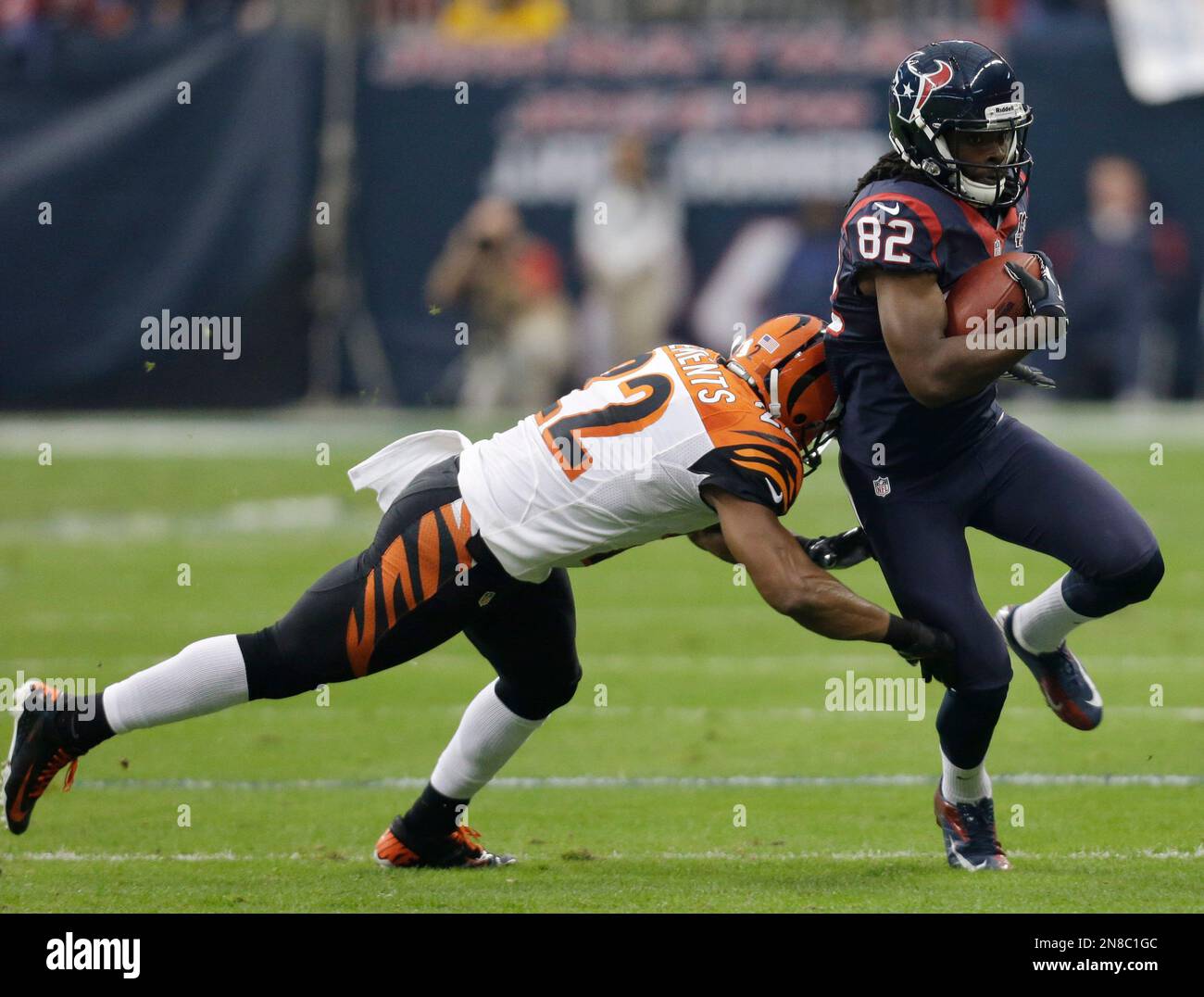 Houston Texans wide receiver Keshawn Martin (82) is defended by ...