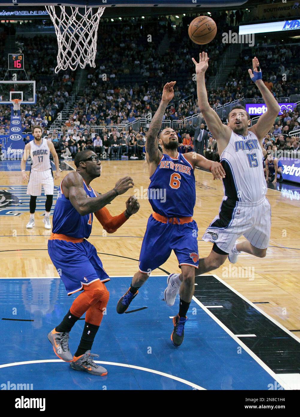 Orlando Magic's Hedo Turkoglu (15), of Turkey, takes a shot over New ...