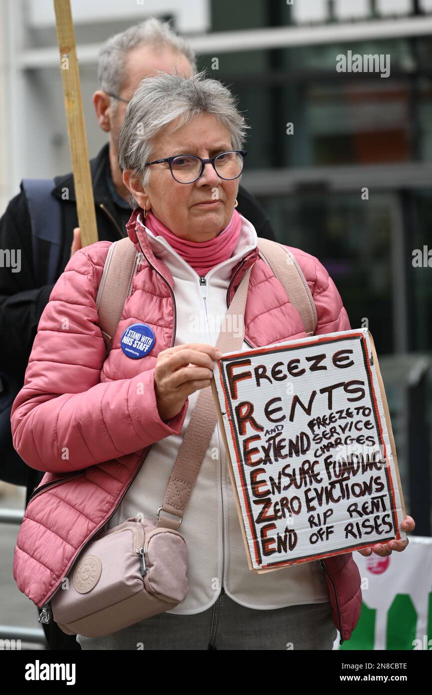 Freezing of service charges hi-res stock photography and images - Alamy