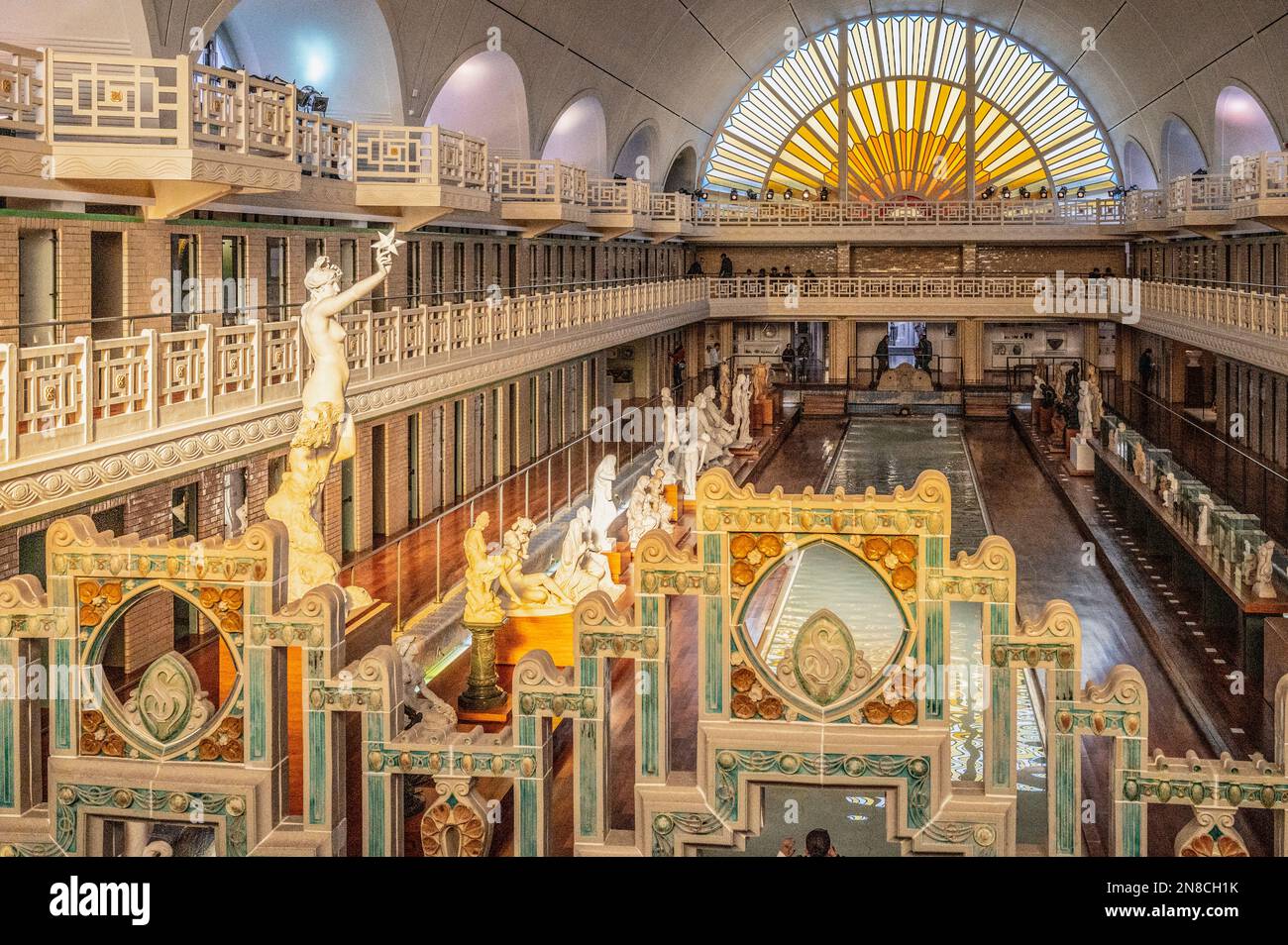 Female statue at La Piscine, the extraordinary art museum of Roubaix ...