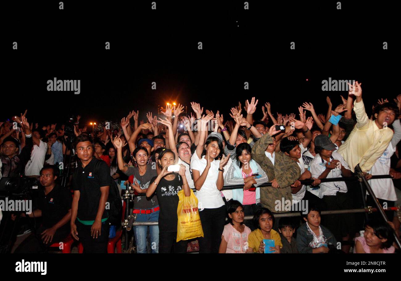 Merry makers cheer as they welcome 2013 New Year at the first ever public New Year Countdown at ...