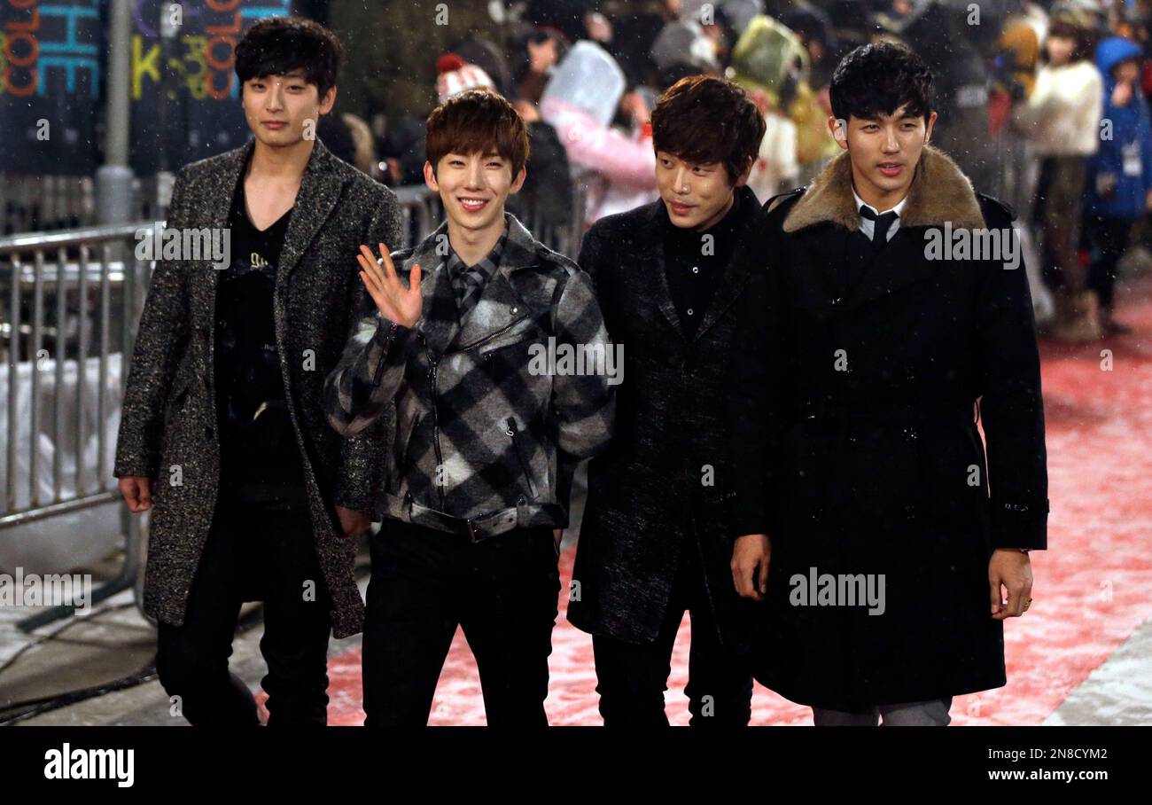 South Korean K-pop boy group 2AM arrives for the SBS Color of K-pop ...