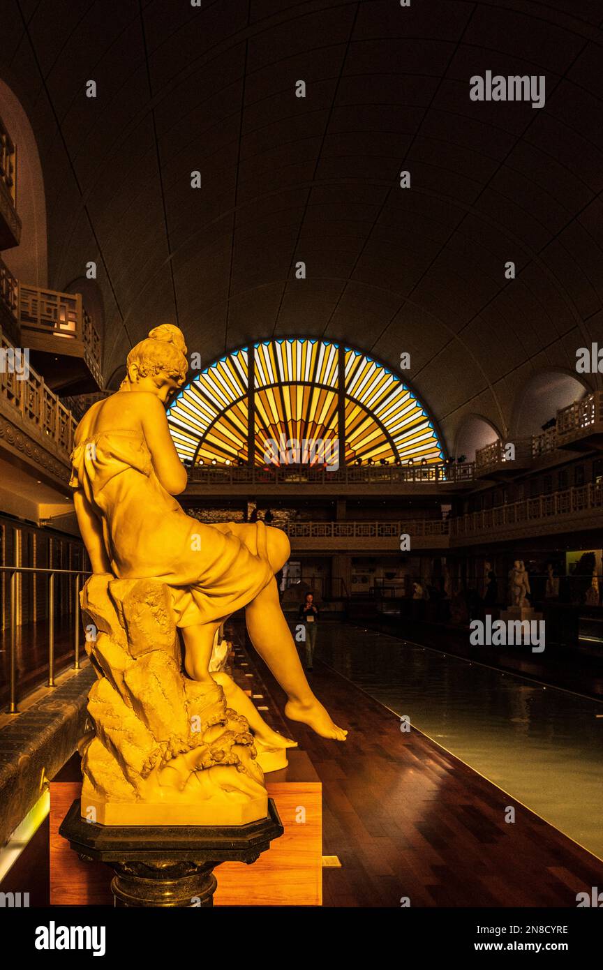 Female statue at La Piscine, the extraordinary art museum of Roubaix ...
