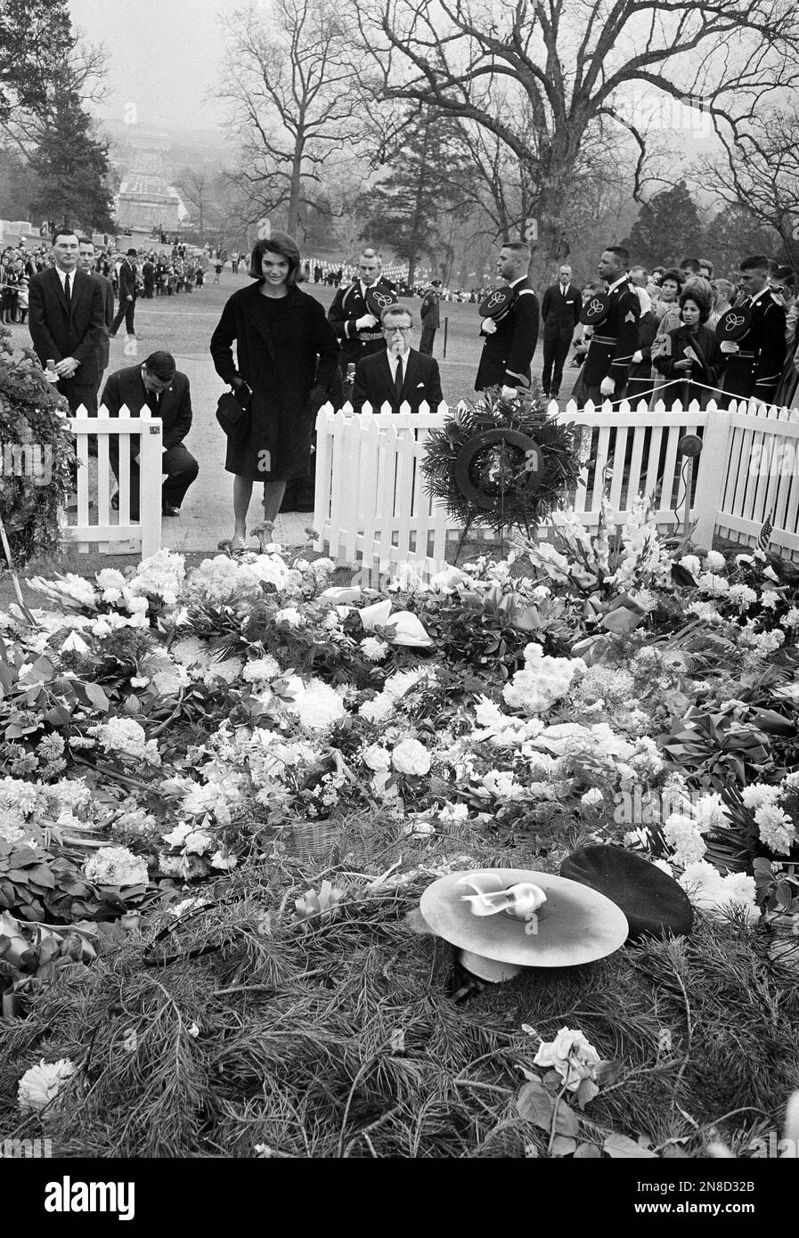 Jacqueline Kennedy, widow of the slain president, visits her husband's ...