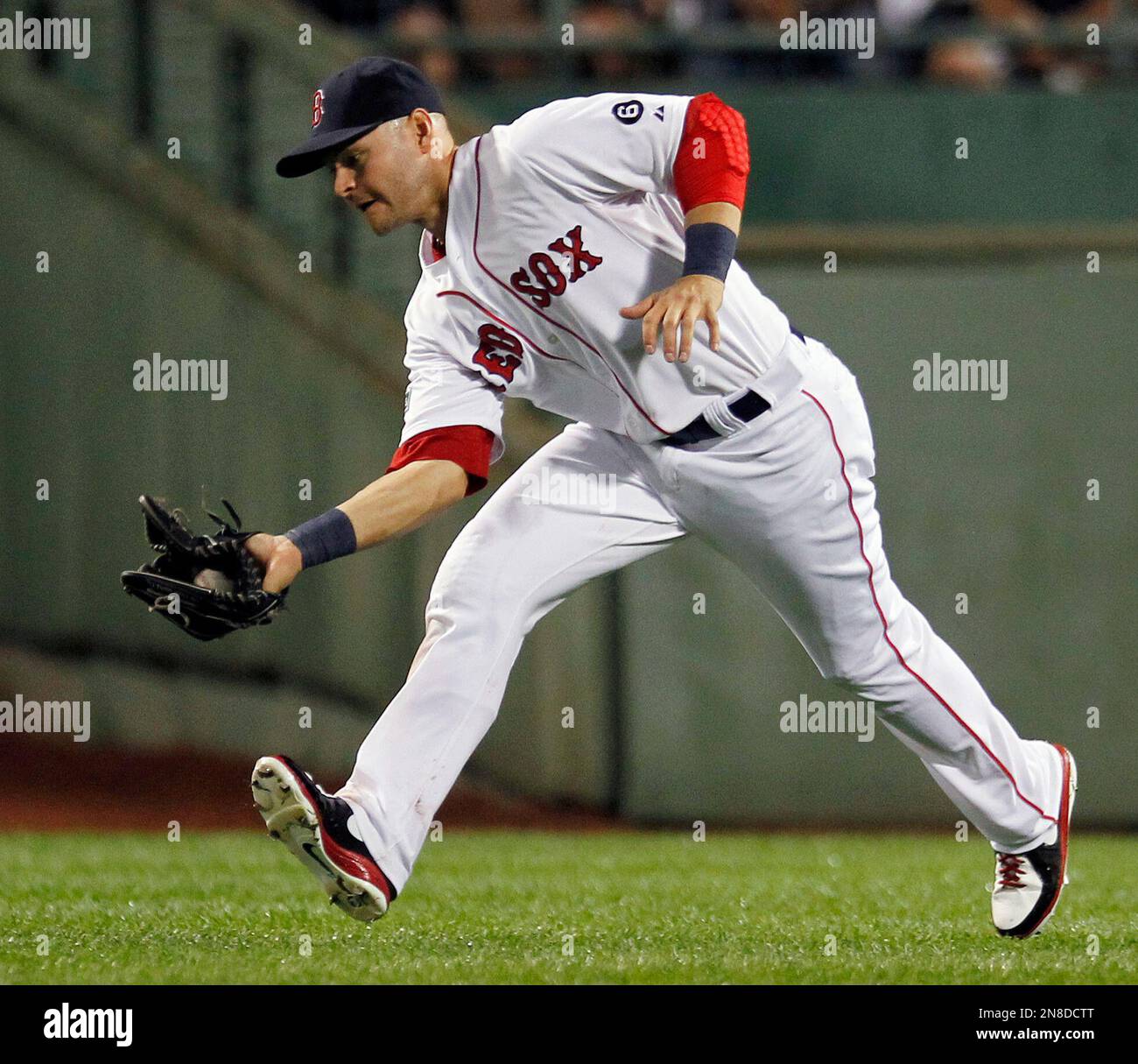 FILE - In this Sept. 8, 2012, file photo, Boston Red Sox's Cody Ross ...