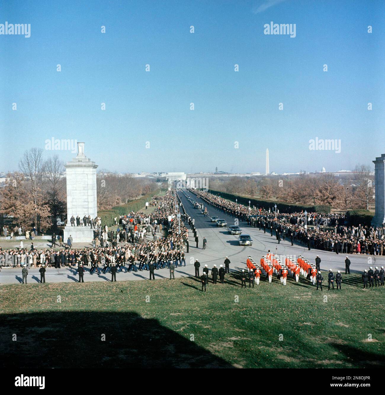 Funeral procession of President John F. Kennedy nears Arlington ...