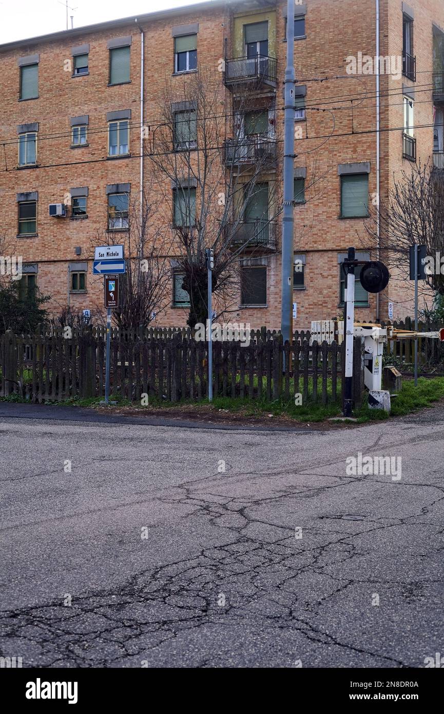 Railroad crossing in residential hi-res stock photography and images ...
