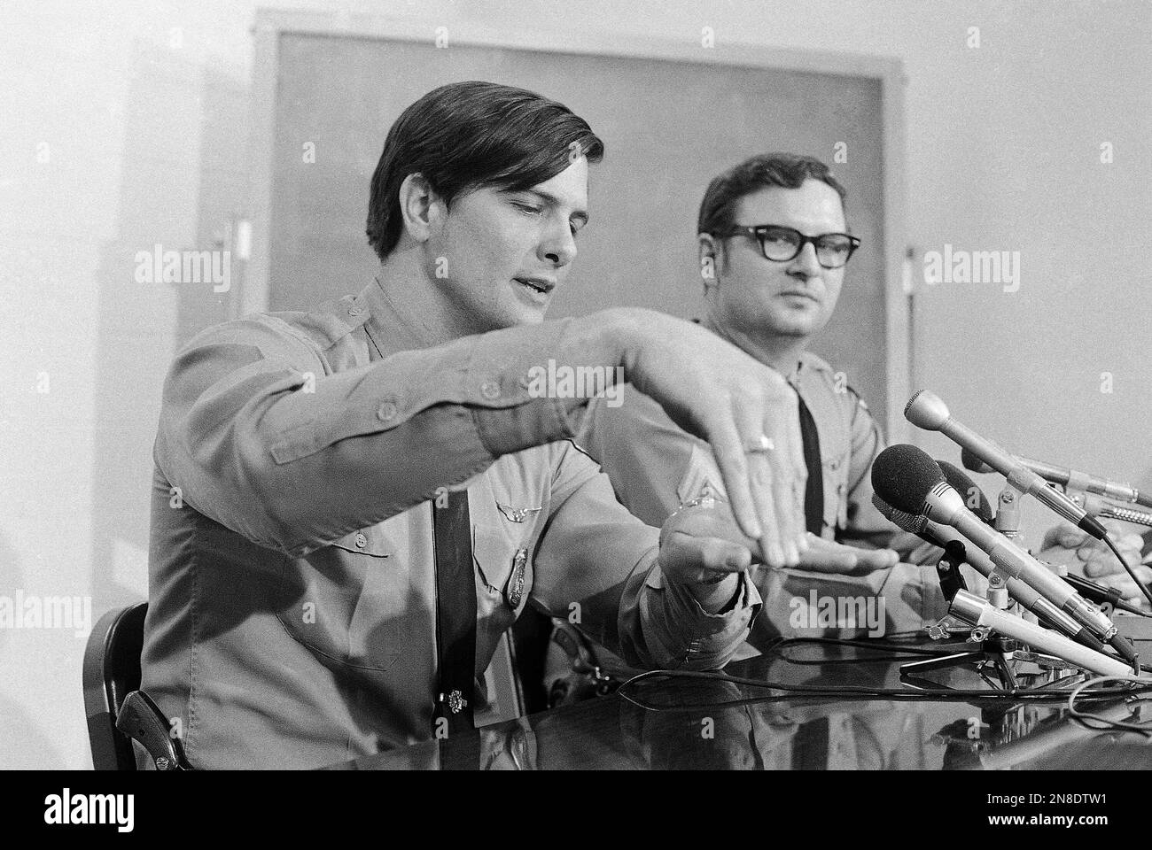 Maryland State Police troopers Don Sewell, left, and Louis Saffran ...