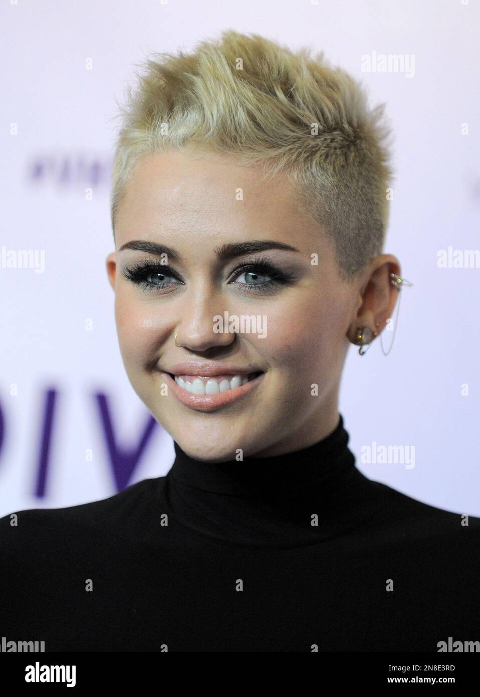 Miley Cyrus arrives at VH1 Divas on Sunday, Dec. 16, 2012, at the ...