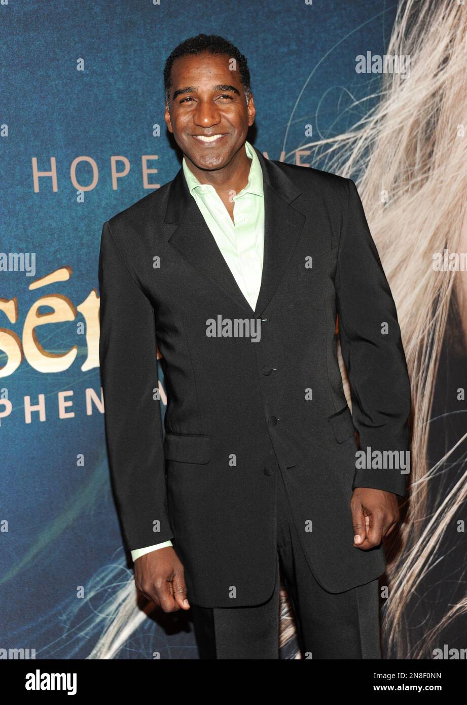 Norm Lewis attends the premiere for "Les Miserables" at the Ziegfeld ...