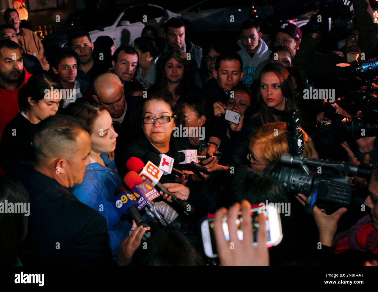 Rosie Rivera, sister of singer Jenni Rivera, hugs their mother Rosa ...