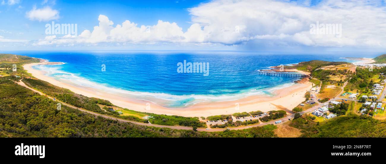 Catherine Hill bay Middle camp beach on Pacific coast of Australia in ...
