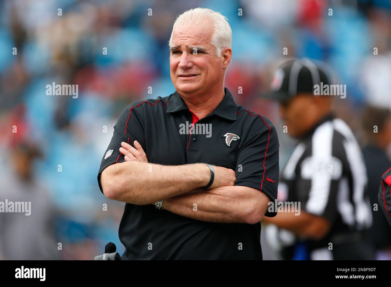 Atlanta Falcons head coach Mike Smith looks on during the first half of ...