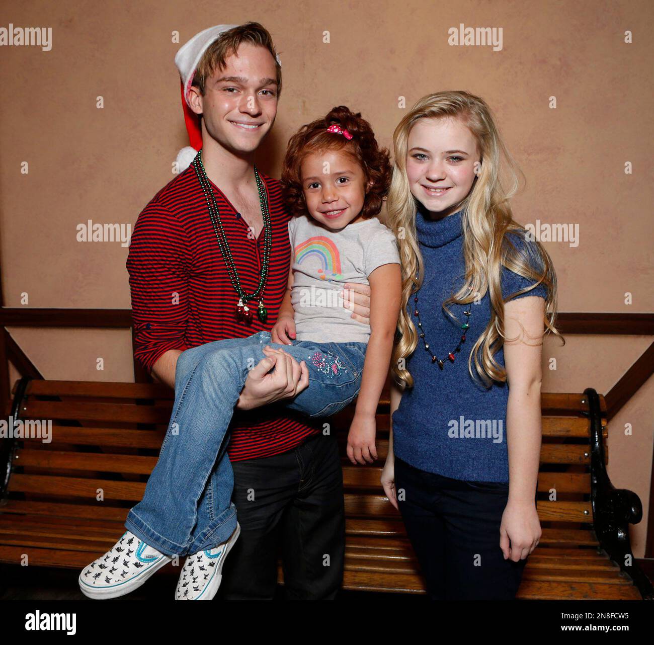 Devon Gearhart, Starlight Kid Katelynn Calderon (5) and Sierra ...