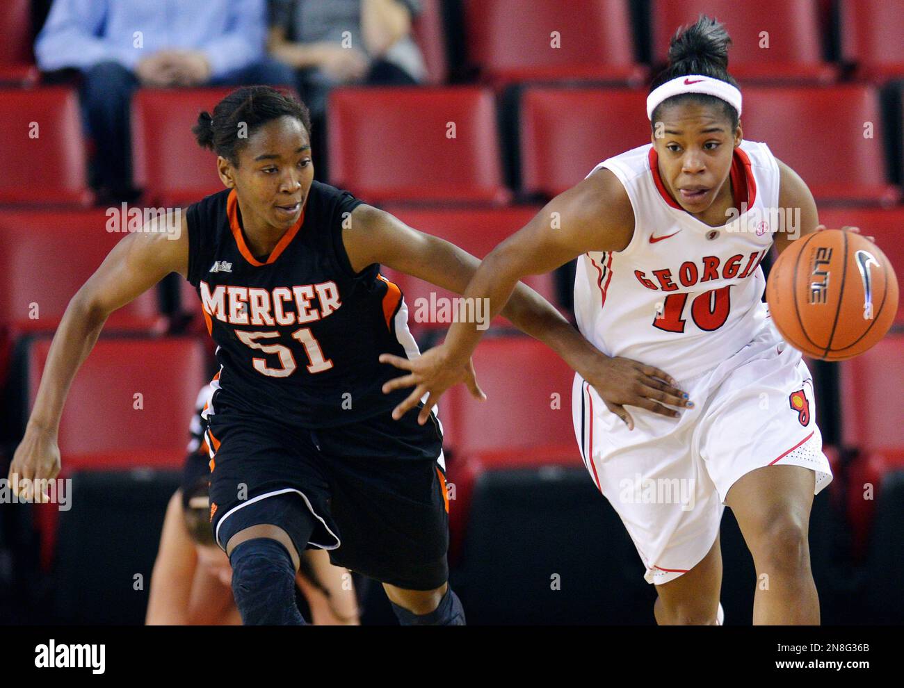 Mercer guard Tabitha Bradshaw (51) pressures Georgia guard Jasmine ...