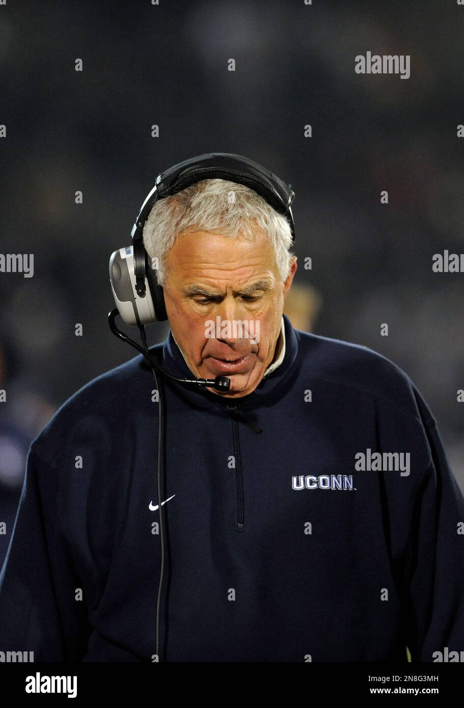 Connecticut head coach Paul Pasqualoni reacts during the second half of ...