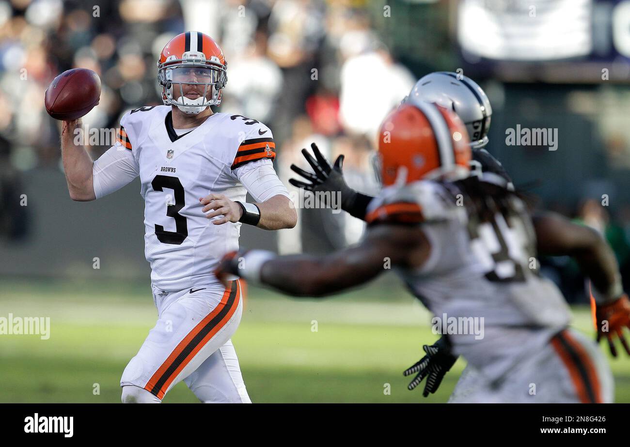 Cleveland Browns quarterback Brandon Weeden (3) looks for a receiver ...
