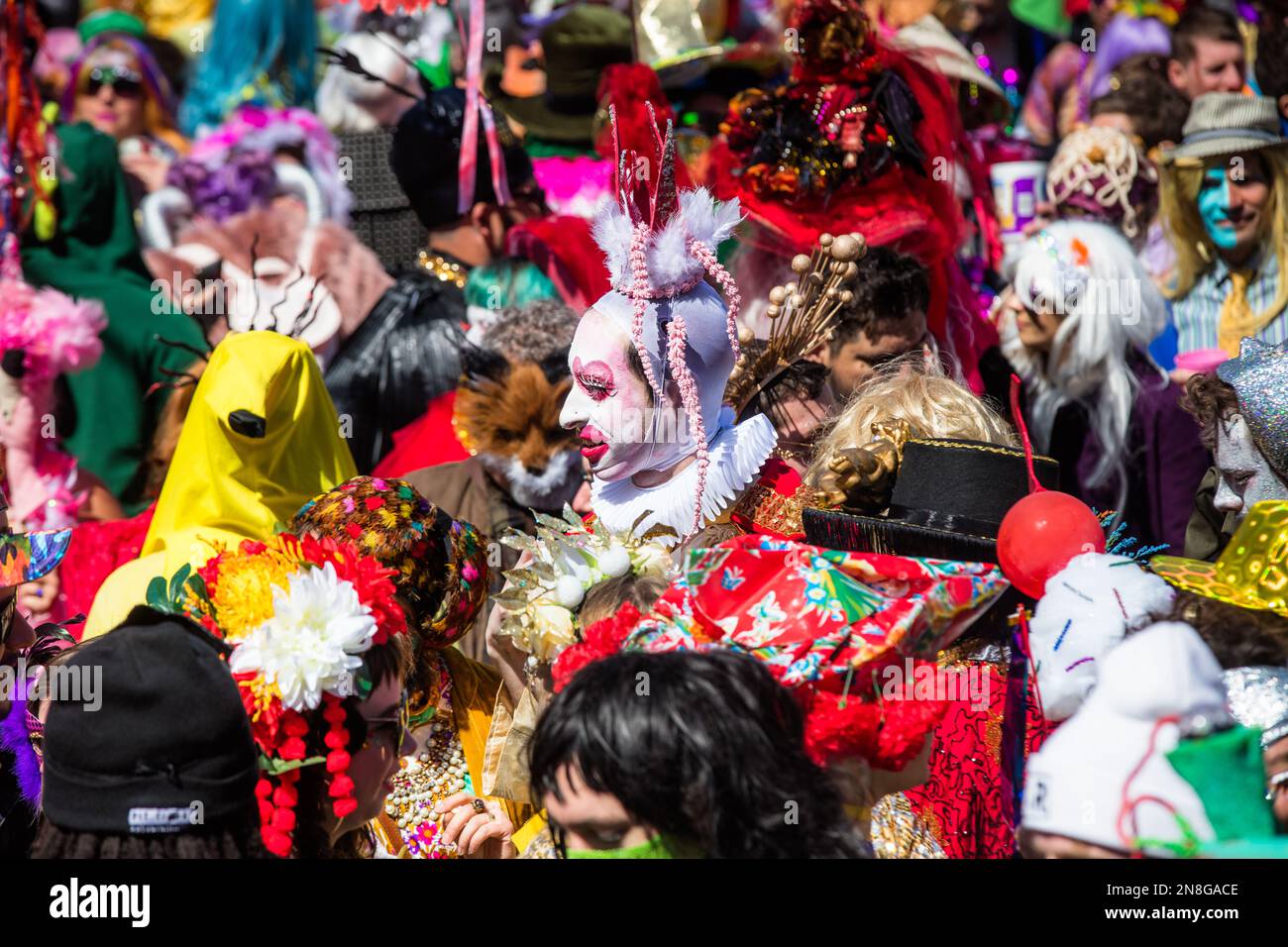 Walking clown hi-res stock photography and images - Alamy