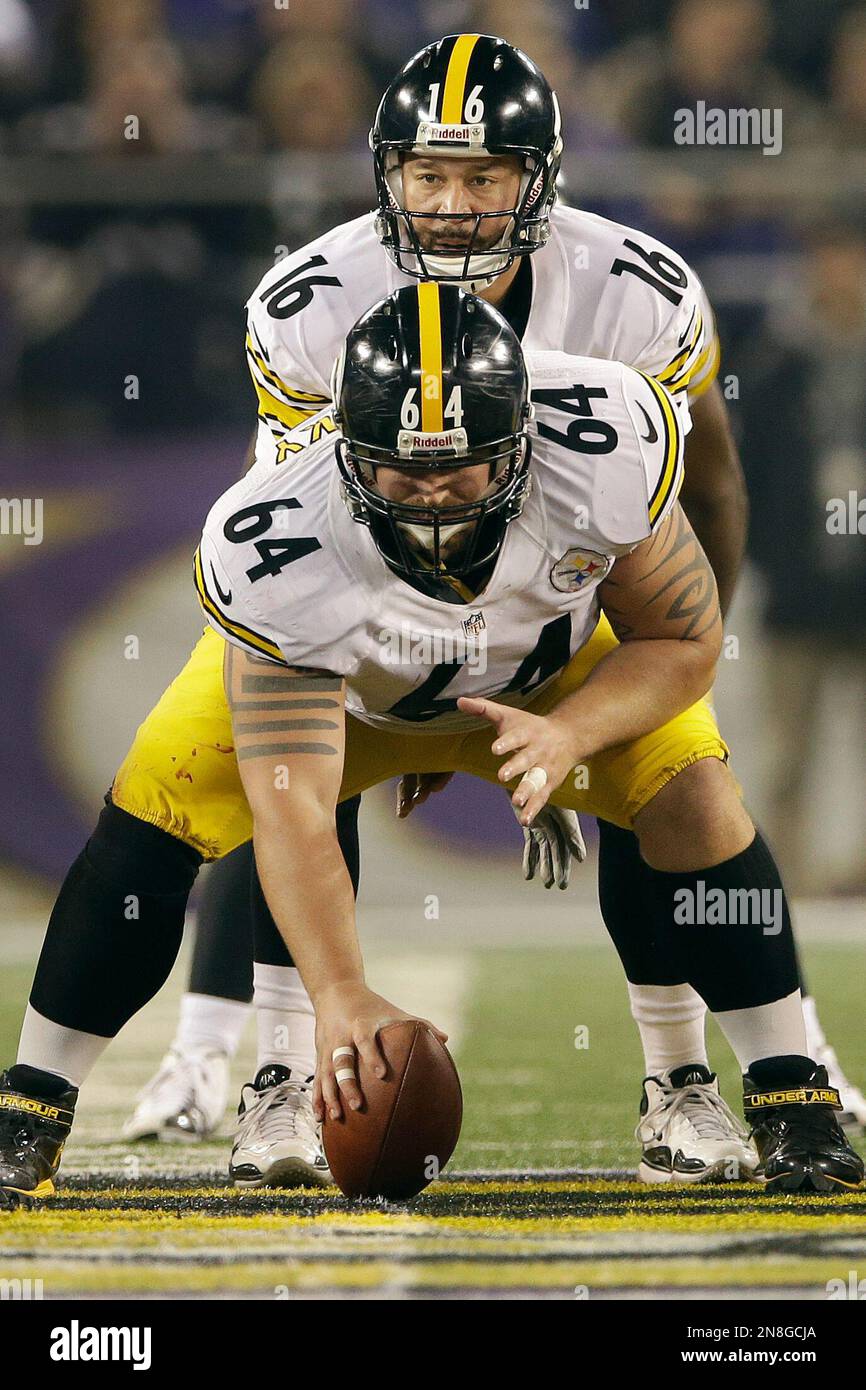 Pittsburgh Steelers quarterback Charlie Batch waits from the snap for ...