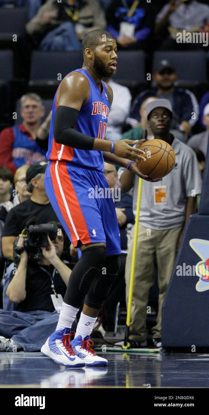 Detroit Pistons center Greg Monroe plays during the first half of an ...