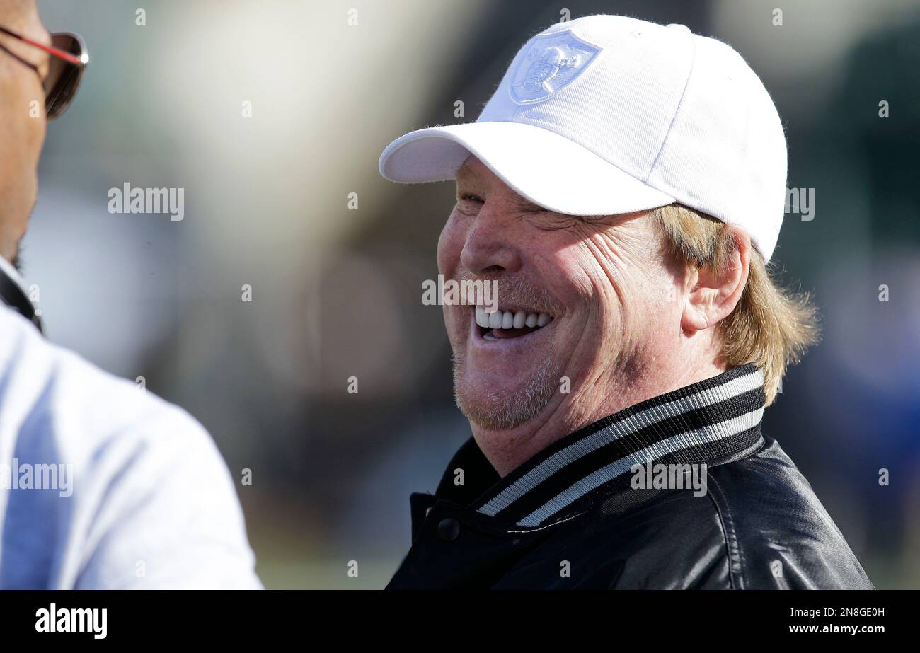 Oakland Raiders owner Mark Davis smiles before an NFL football game ...