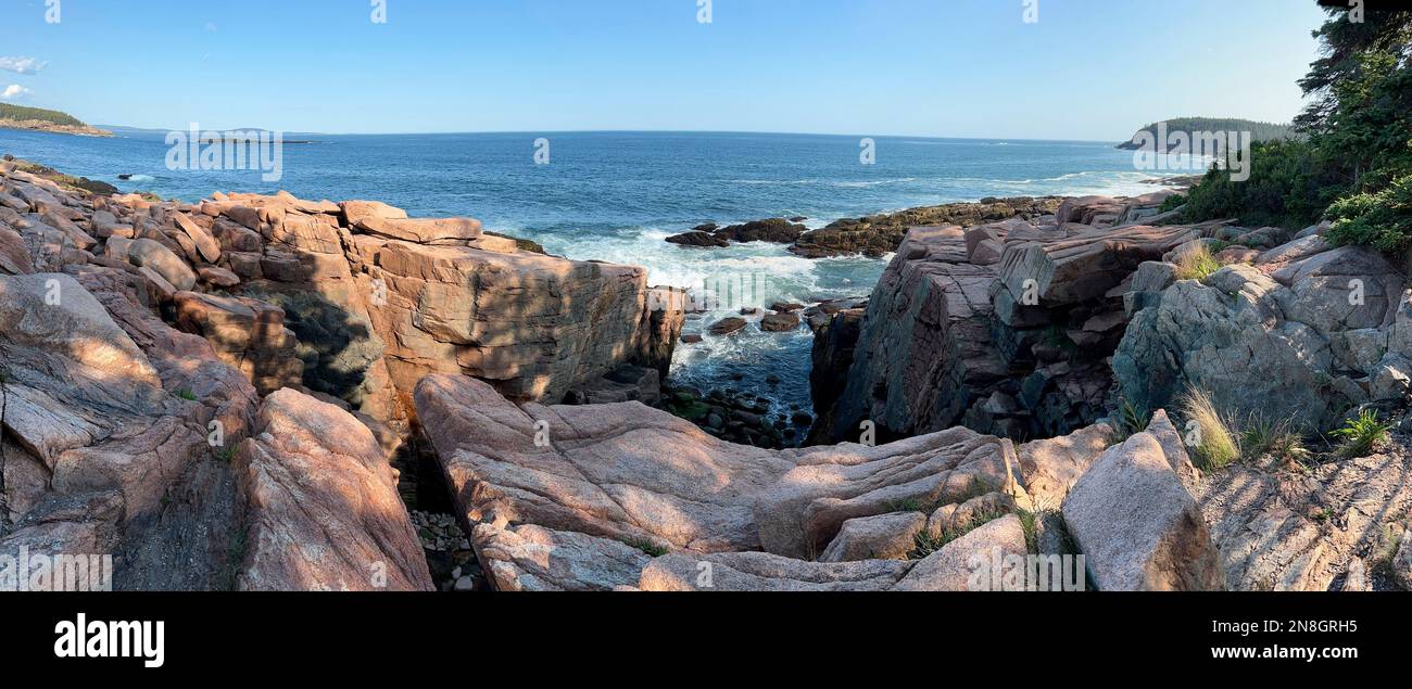 Famous Thunder Hole rocky shofrelinein Acadia National park on the ...
