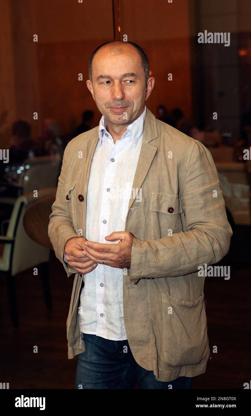 Photographer Roberto Dutesco during a book signing of "The Wild Horses ...