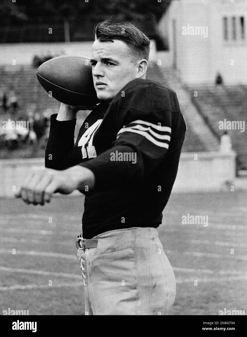 Glenn W. Davis, Army Football Player shown Nov. 21,1944.(AP Photo Stock ...